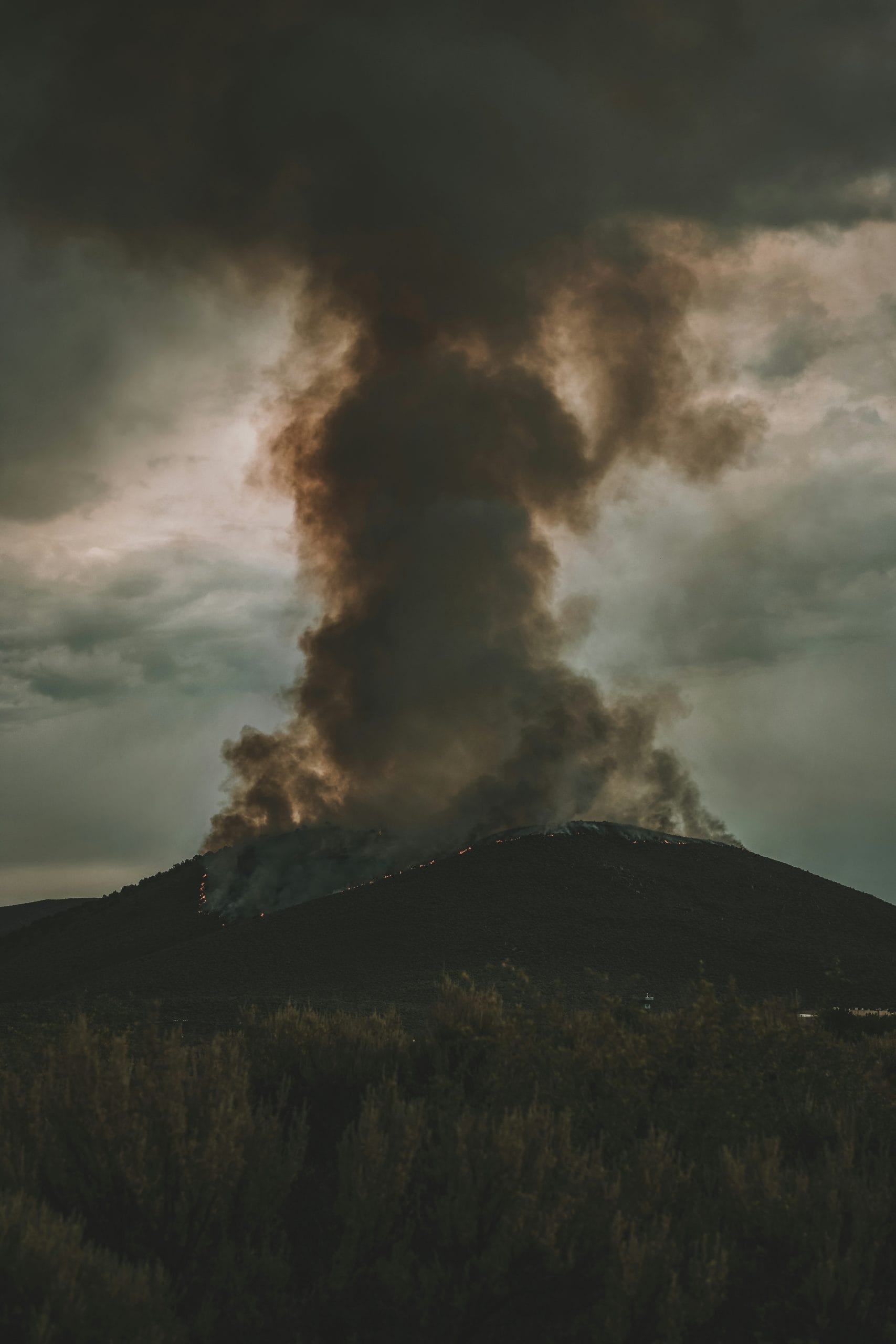 A Rare And Fiery Phenomenon Ef2 Fire Tornado Churns Near Utah Wildfire